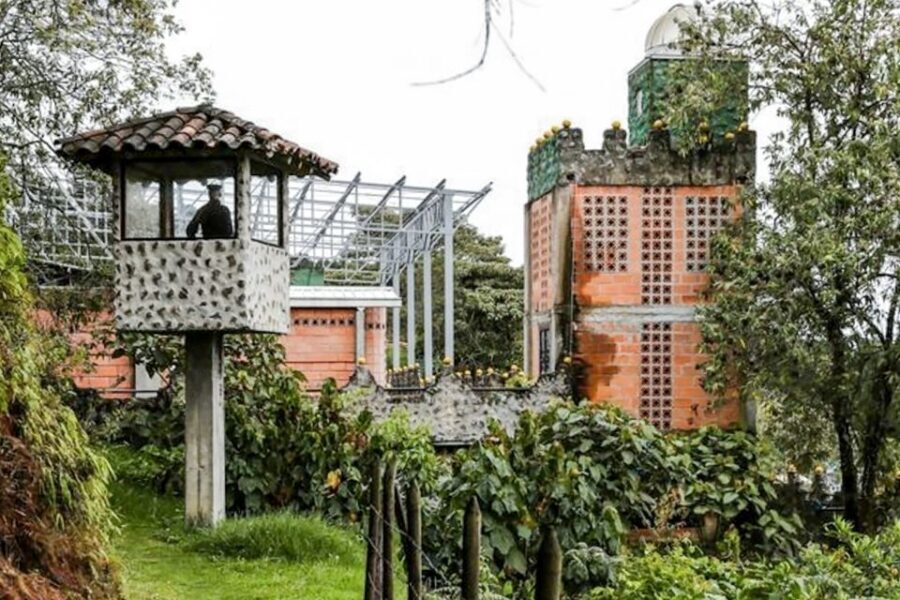 Medellín: The Real Pablo Escobar Tour - Detailed Breakdown of the Itinerary