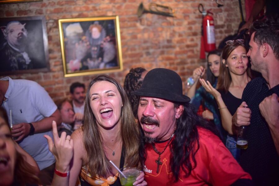 Rio: Lapa Pub Crawl with Live Samba and Shots - The Practical Side: Pricing, Duration, and Logistics