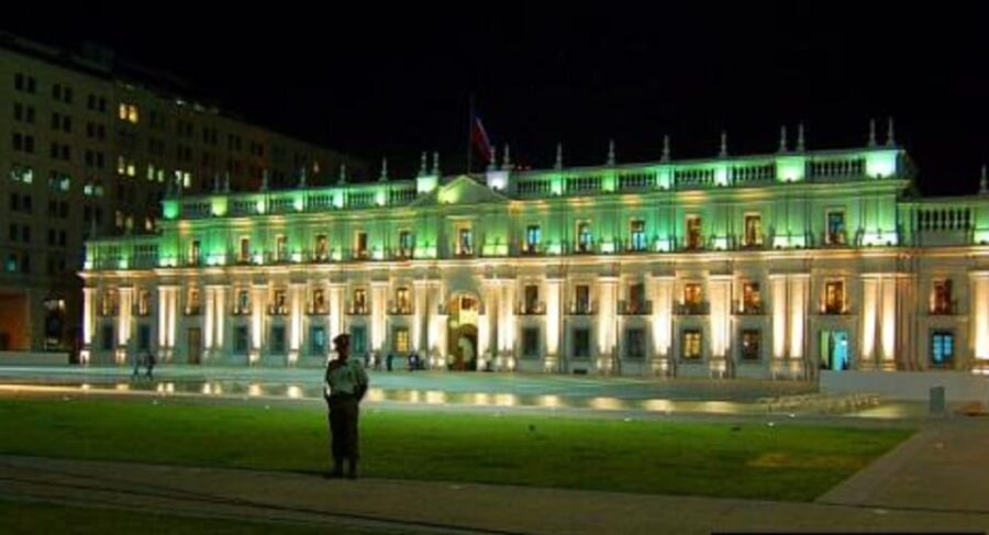 San Cristobal Hill Night Tour with Dinner Show - Transportation and Group Size