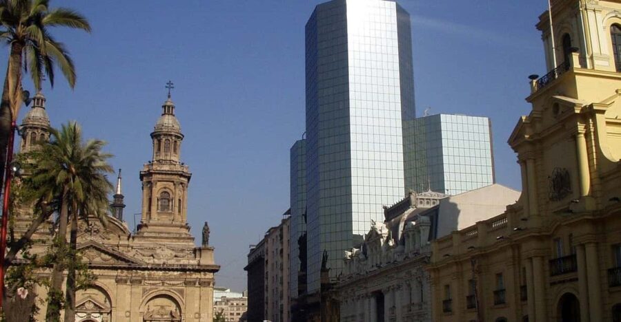 Santiago: Guided Full-Day Walking Tour with a Chilean Lunch - The Guides: Knowledgeable and Friendly