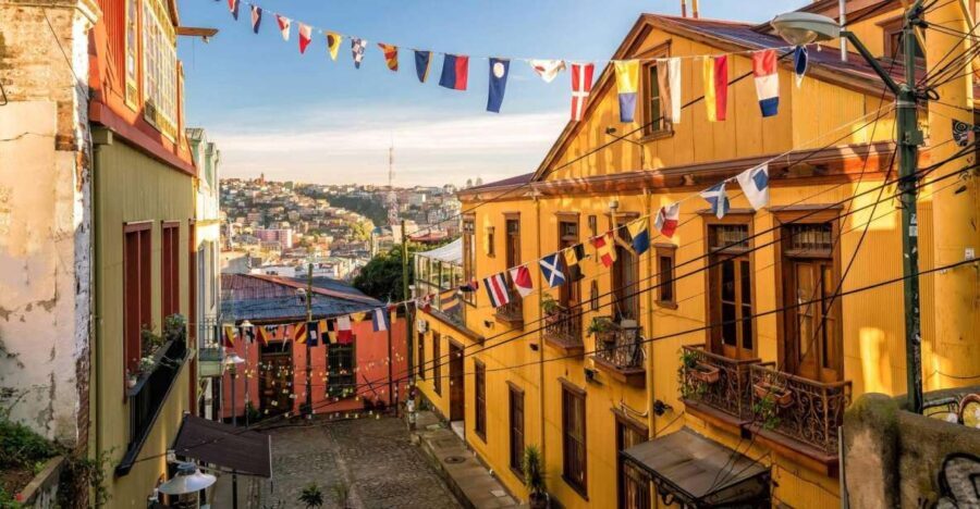 Valparaiso: Guided Walking Tour with Ascensor Rides - Who Is This Tour Best For?