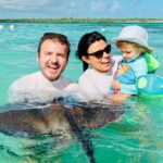 6-Hours Tour East Coast of Antigua: Stingray City, Lunch & Beach - Transportation and Group Size