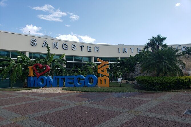 A "Private" Airport Transfer to any Resort in Ocho Rios - Inside the Experience