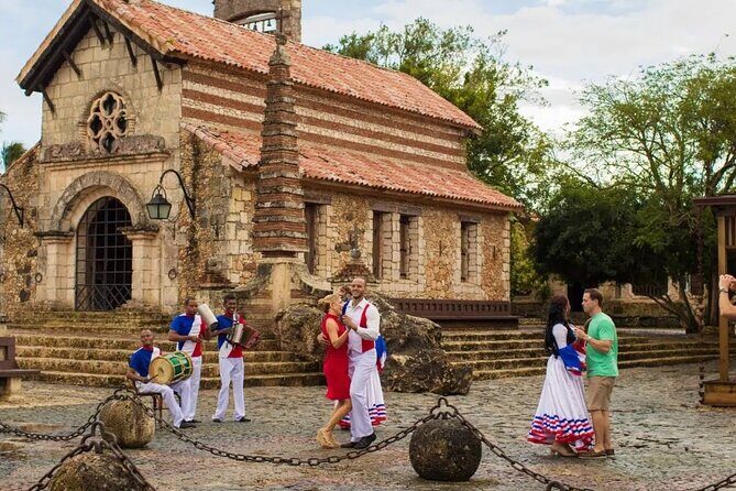Altos de Chavón Day Tour from La Romana - Transportation and Group Size
