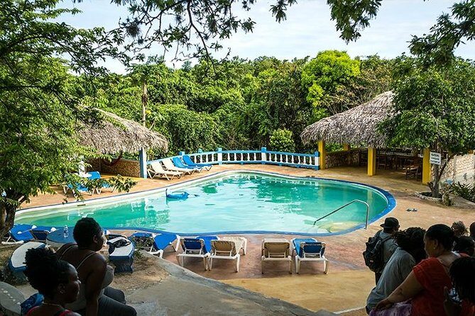 Blue Hole Mineral Spring and Rick's Cafe - What Makes This Tour Stand Out?