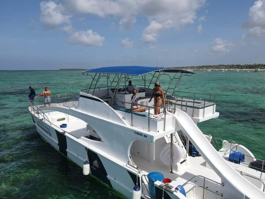 Catamaran party Boat con open bar y snorkeling en punta cana - Authentic Traveler Feedback