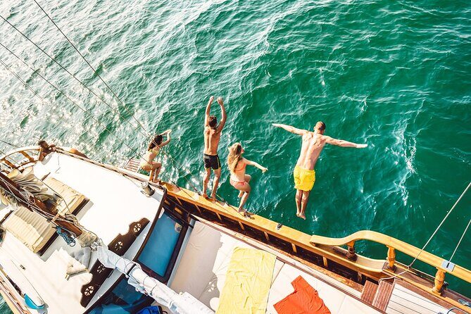 Cruising and Snorkeling Catamaran Private Tour in Punta Cana - Analyzing the Value: Is It Worth the Price?