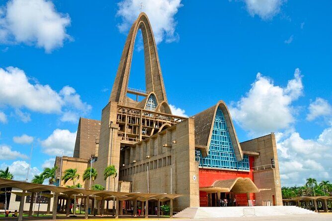 Cultural Day Altos de Chavón - Higuey experiences - Transport and Group Size: Why It Matters