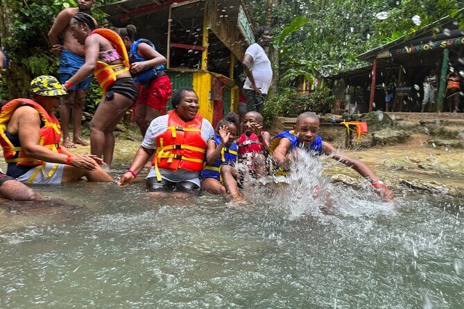Day Trip to Blue Hole, Dunn's River and River Tubing with LUNCH - Exploring the Itinerary in Detail