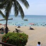 Doctor's Cave Beach and Shopping - The Iconic Doctor’s Cave Beach