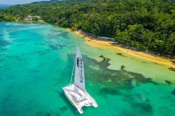 Dunn's River Catamaran Cruise From Ocho Rios - The Onboard Atmosphere and Amenities