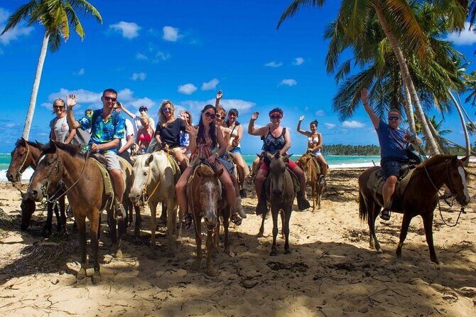 Experience A Scenic Adventure on Horseback at Montaña Redonda - Transportation and Group Size