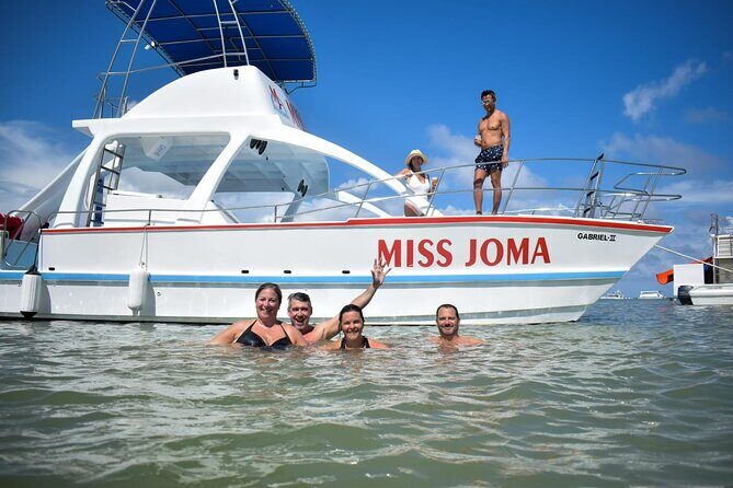 Experience for families and friends by private boat with pick-up - The Sum Up