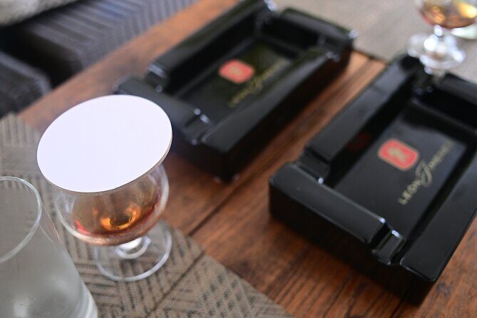 Experiencia de cata de puros con maridaje exclusivo - The Experience’s Strengths and Considerations