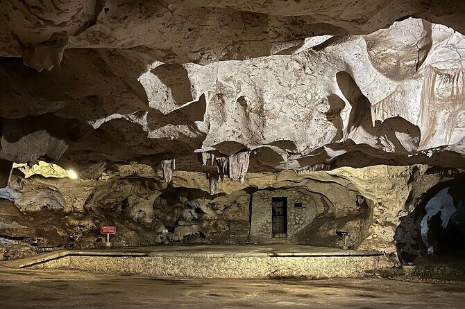 Explore the Enchanting Mysteries of Green Grotto Cave - The Guided Tour Experience