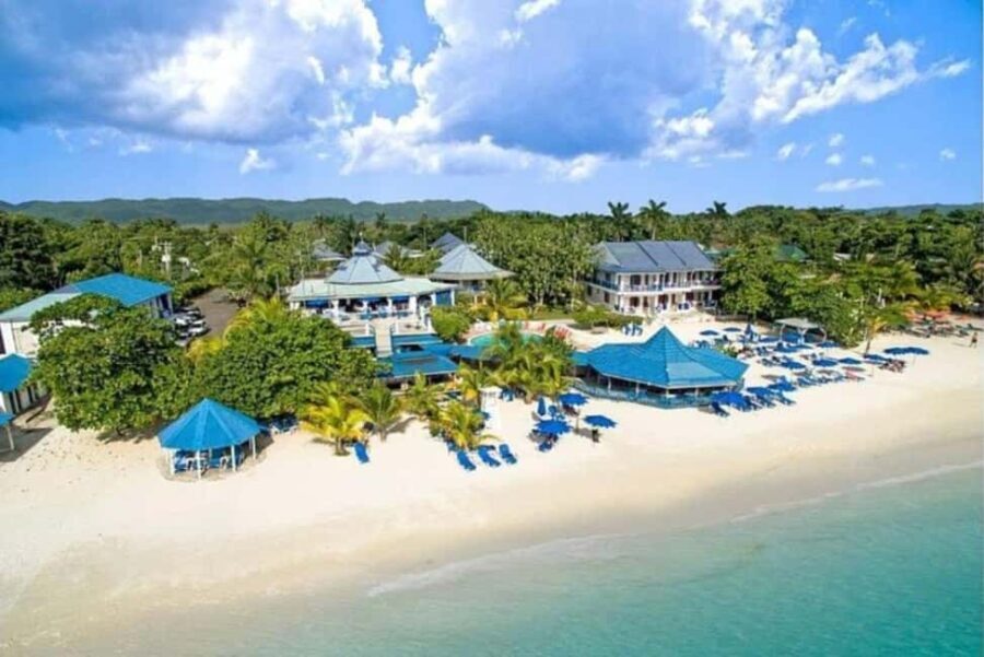 From Montego Bay: 7 Mile Beach and Rick's Cafe Cliff Jump - In-Depth Look at the Tour Features