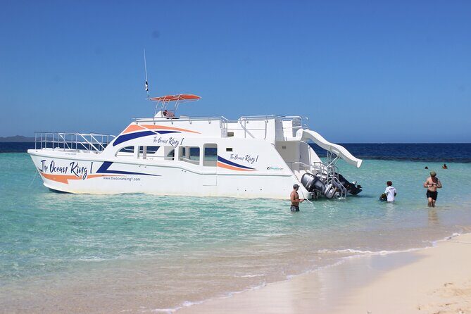 Full-Day Tour Isla Bonita Deluxe - Transportation and Group Size
