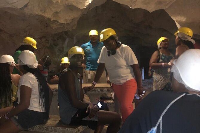 Green Grotto Caves and Dunn's River Falls and Park Combo - Who Will Love This Tour?