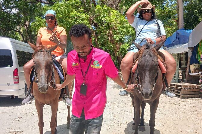 Horseback Riding and Shopping Half Day Tour - Exploring the Horseback Riding Experience