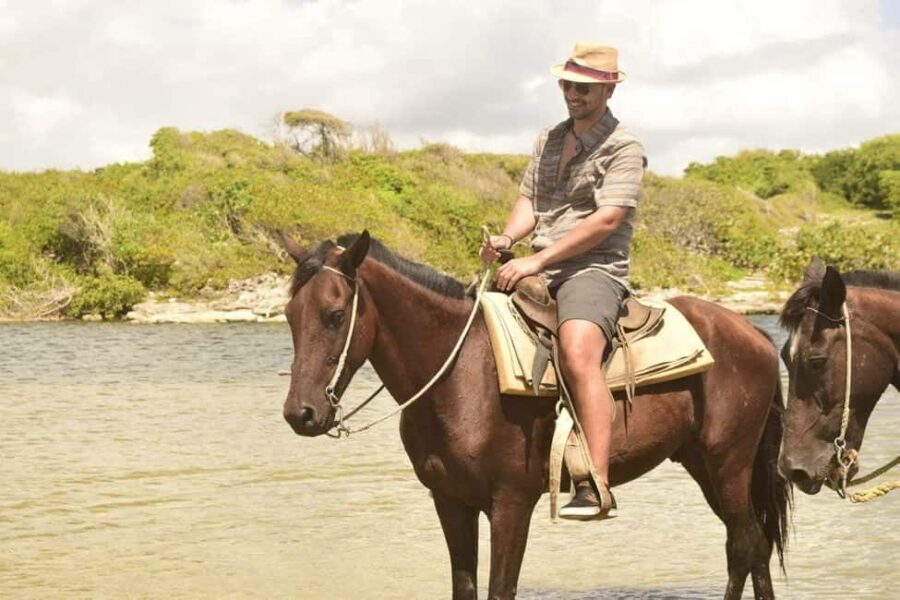 Horseback riding, coffee, chocolate tasting and Macao beach - What Makes This Tour Stand Out?
