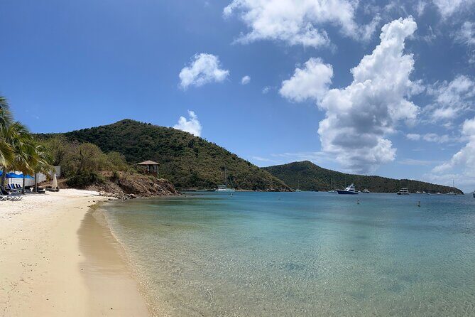 Island & Snorkeling Tour  Smuggler + Cane Garden Bay - Smuggler’s Cove: The Snorkeling Gem