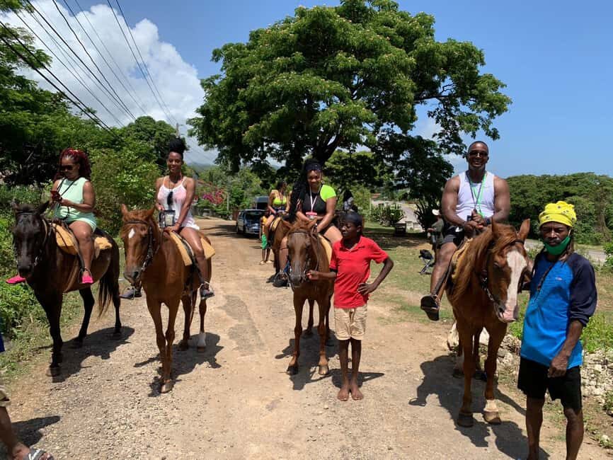 Montego Bay: Oceanfront Horseback Ride at Braco Stables - Exploring Historic Plantation Ruins