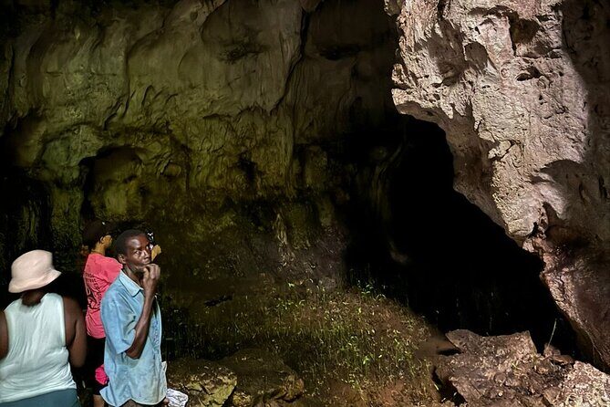 Morgan's Pond Cave and Christiana Extinct Volcanic Crater Hike - Authenticity and Unique Experience