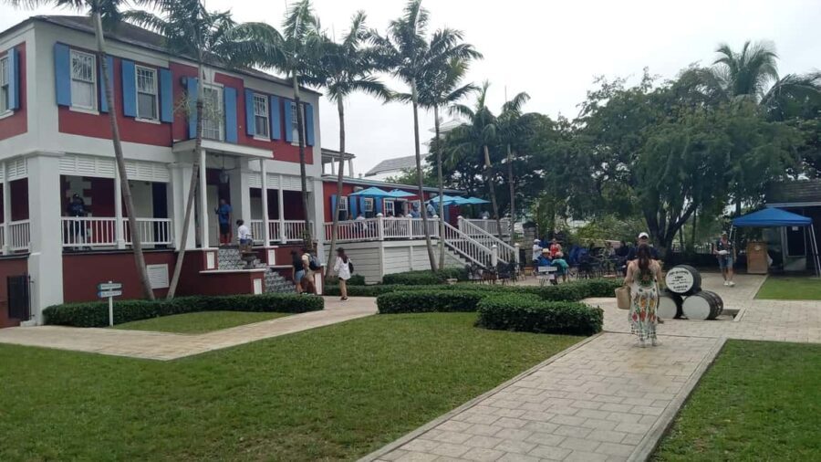 Nassau City Tour: Discover the Charms of Old Charles Town - A Closer Look at the Experience