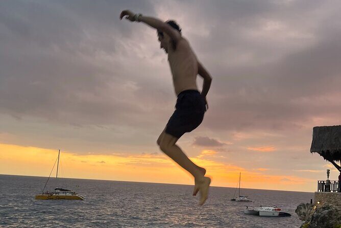 Negril 7 Mile Beach with Clear kayak Photo Shoot & Ricks Cafe - What Makes This Tour Stand Out?