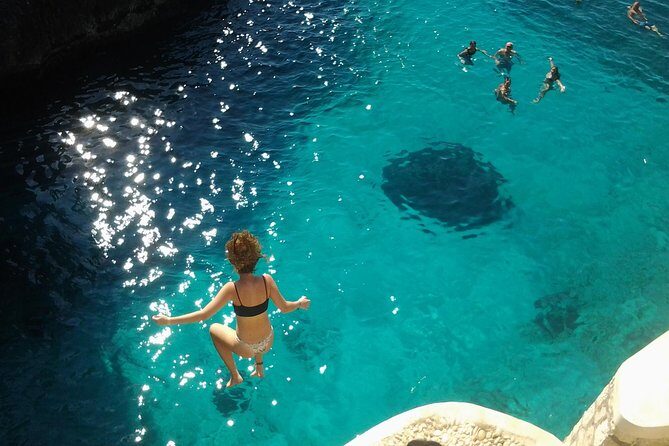 Negril 7 Miles Beach, Rick's Cafe N Time Square Shopping from Falmouth - The First Stop: Negril Treehouse and 7 Mile Beach