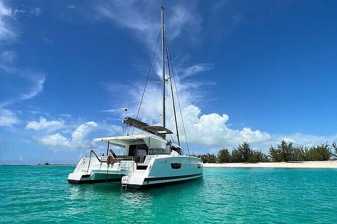 Noah's Ark Beach Club Tour on a Private Catamaran - The Catamaran Journey: What to Expect