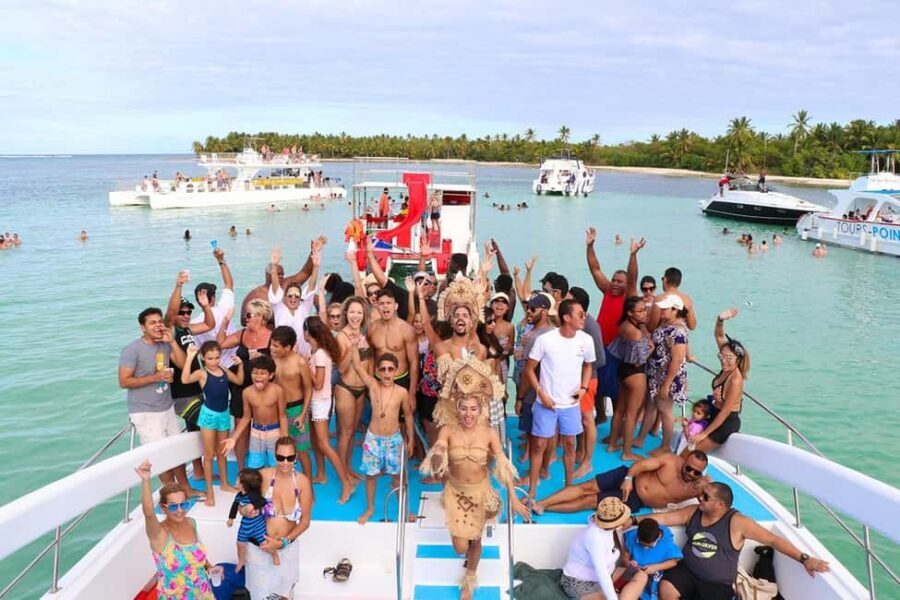Party Boat in Punta Cana/Free Drinks and transportation inc - The Value of This Tour