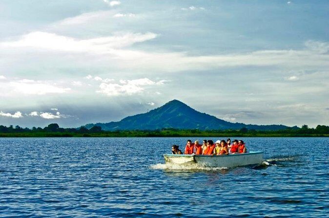 Platinum Round Mountain and Limón Beach Minimum 4 People - Transportation and Group Size