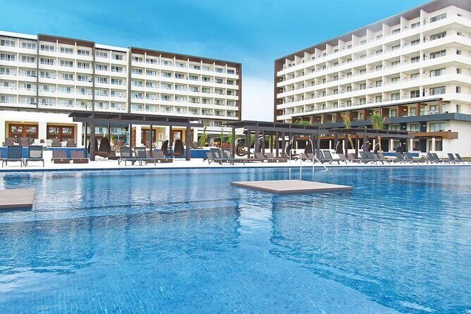 Private Airport Transfer to Royalton Blue Water Resort - The Value of Personal Service and Driver Expertise