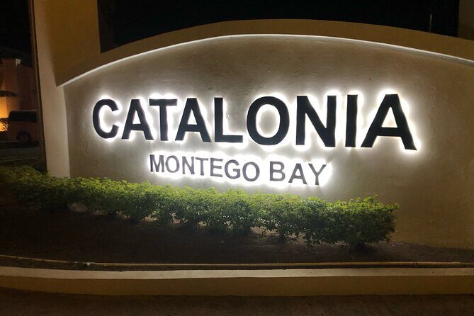 Private Airport Transfers To Montego Bay Hotels - What You Can Expect at the Airport and During the Ride