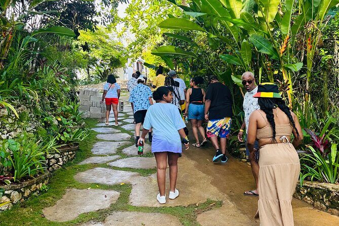 Private Bob Marley Mausoleum Guided Tour - A Closer Look at the Tour Experience