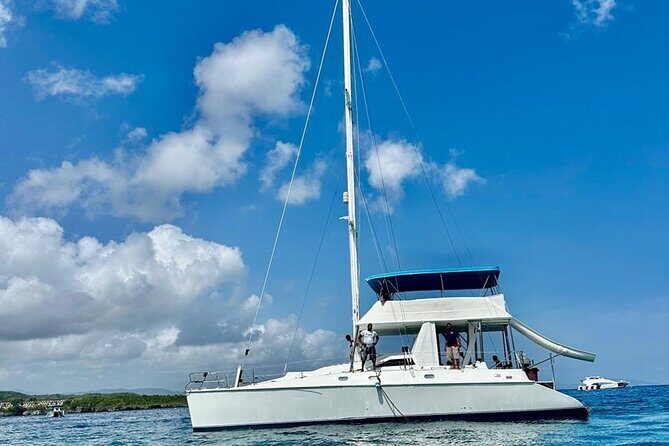 Private catamaran for groups up to 15 people and Lunch on board - What Makes This Tour Special?
