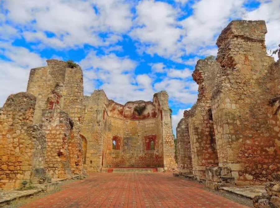 Private Colonial Zone Heritage Walk Guided by a Local Artist - A Walk Through Lisbon’s Colonial Heritage