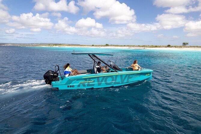 Private Half day REVOLVE Boat & Snorkeling tour in Bonaire - Itinerary Deep Dive
