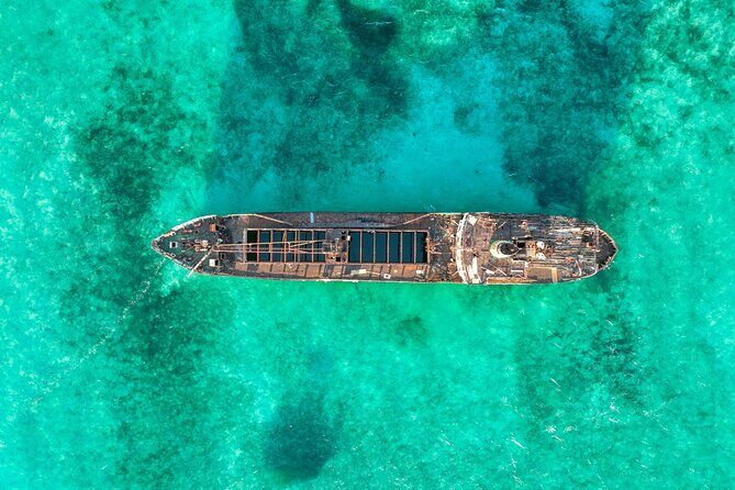 Private Tour Jet Skiing Around La Famille Ship and Pristine Cays - Authentic Experiences and Traveler Insights