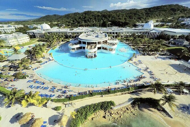 Private Transfer from MBJ Airport to Grand Palladium Hotel - What to Expect from Your Transfer