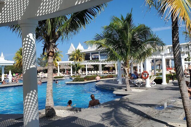 Private Transfer from Montego Bay Airport to Montego Bay Hotels - What to Expect