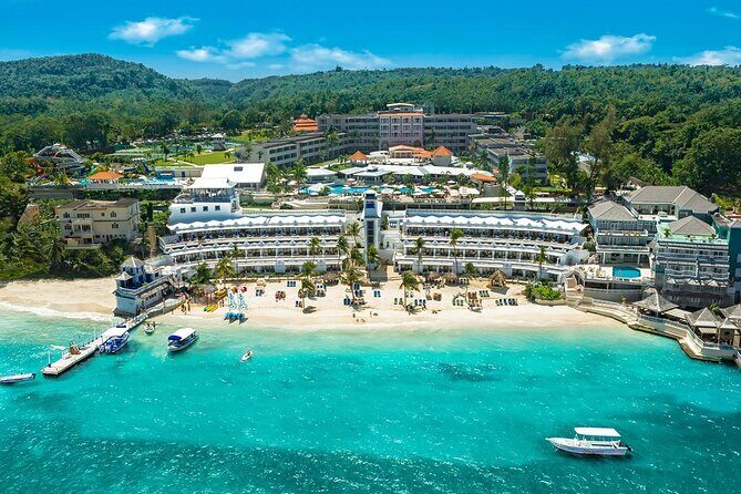 Private Transfer From Montego Bay Airport to Ocho Rios Hotel/Port - Driver Experience and Service