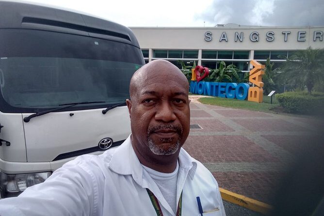 Private Transfer from Ocho Rios to Sangster Airport MBJ - An In-Depth Look at the Transfer Experience
