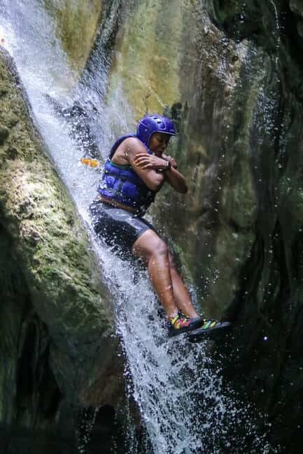 Puerto Plata: Jeep Safari Adventure to the 7 Damajagua Waterfalls - Arriving at the Waterfalls: Safety and Preparation