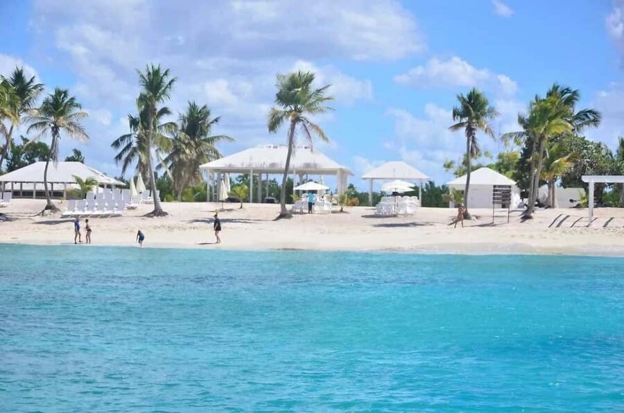 Punta Cana: Catalina Island Day Trip with Snorkeling - Snorkeling in the Caribbean Sea