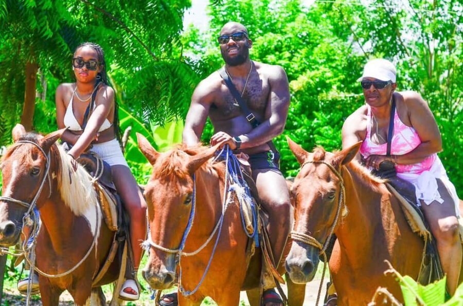 Punta Cana: Horseback Riding Tour with Beach Visit - Practical Details and Tips for Travelers