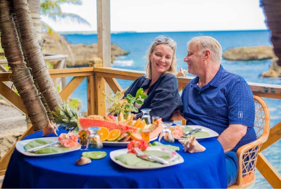 Punta Cana: Restaurant and Beach Club Tour with Transfer - Transportation and Group Dynamics