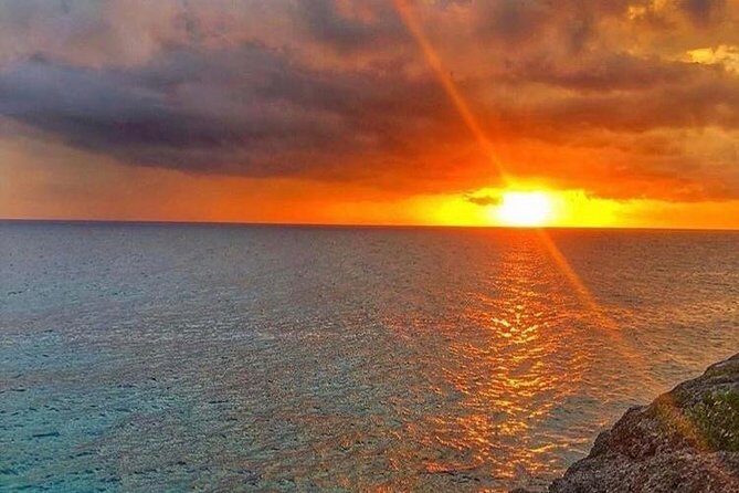 Rick's Café and Seven Mile Beach Private Tour - Authentic Experiences and Local Flavors