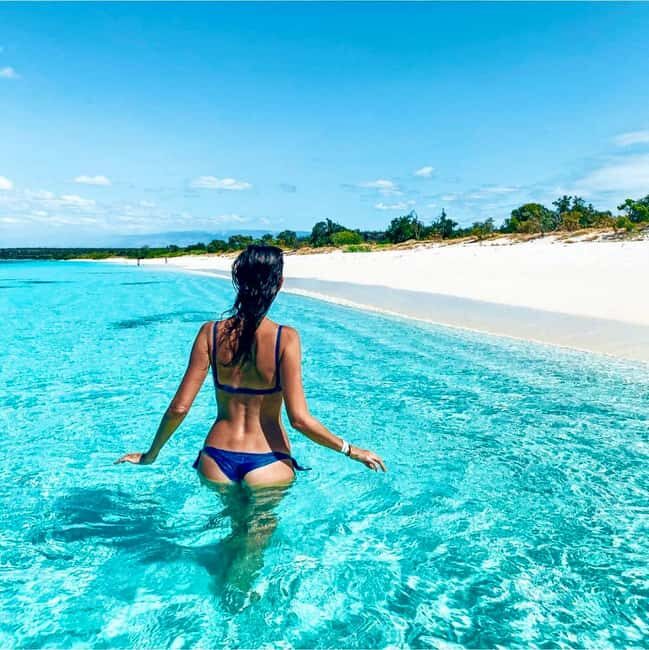 Santo Domingo: Bahia de las Aguilas VIP Paradise  2 Days All-Inclusive - Who Is This Tour Best For?